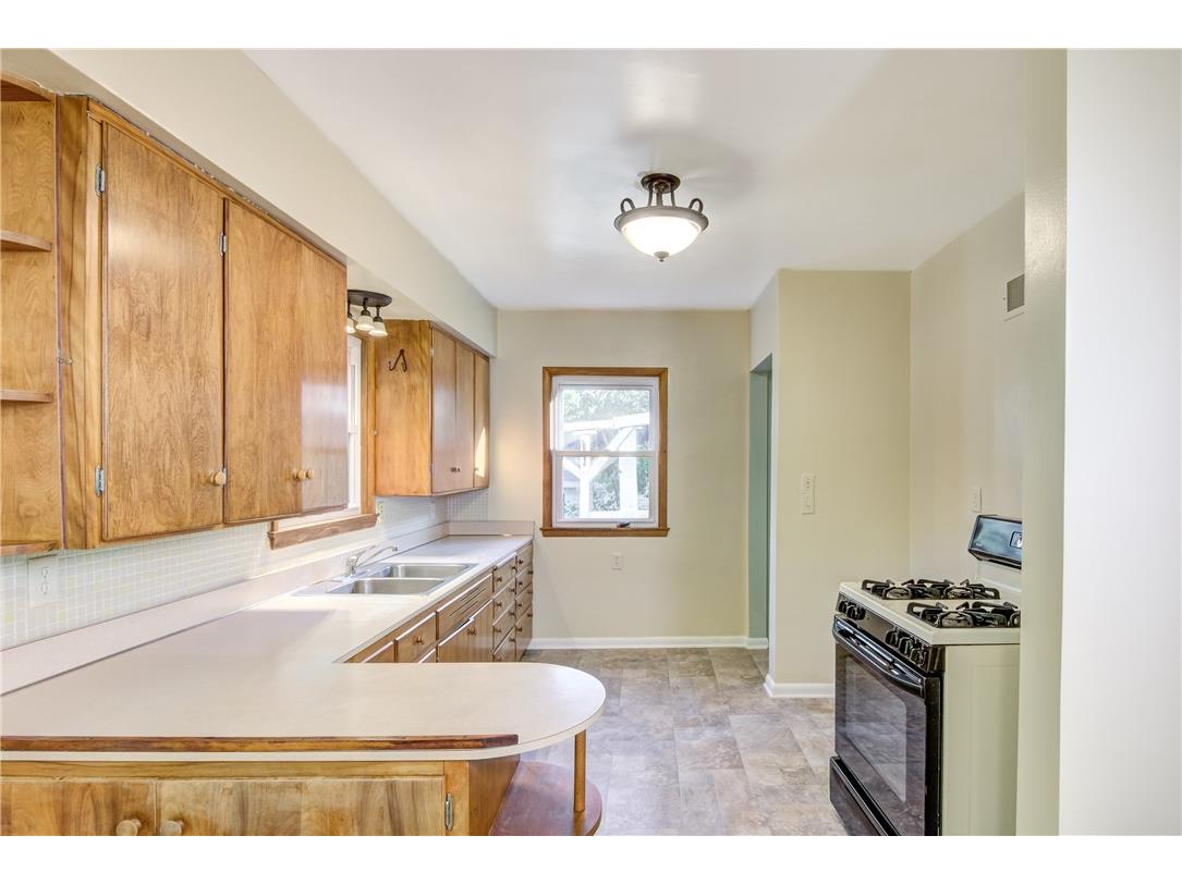 740 Park Avenue, Stanley, WI, 54768 | MLS: 1595928 | Edina Realty