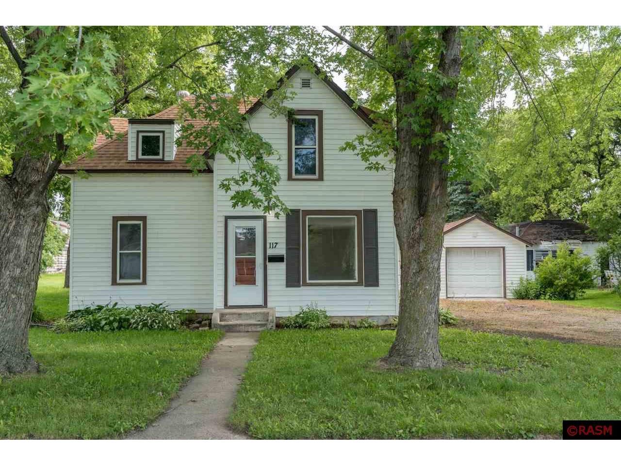 117 2nd St SW, Madelia, MN, 56062 | MLS: 7038148 | Edina Realty