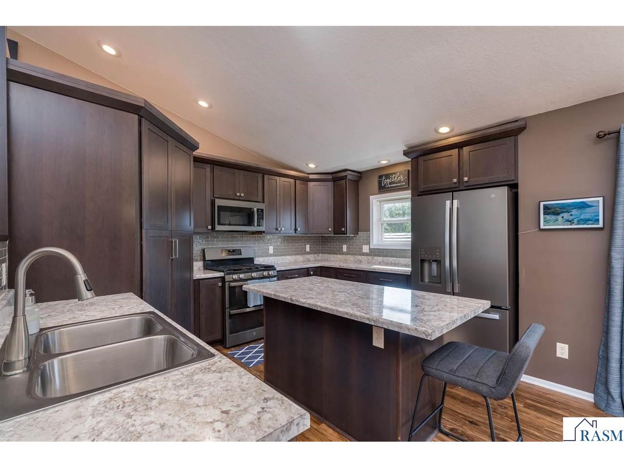 21 Arlington Court, North Mankato, MN, 56003 | MLS: 7038766 | Edina Realty