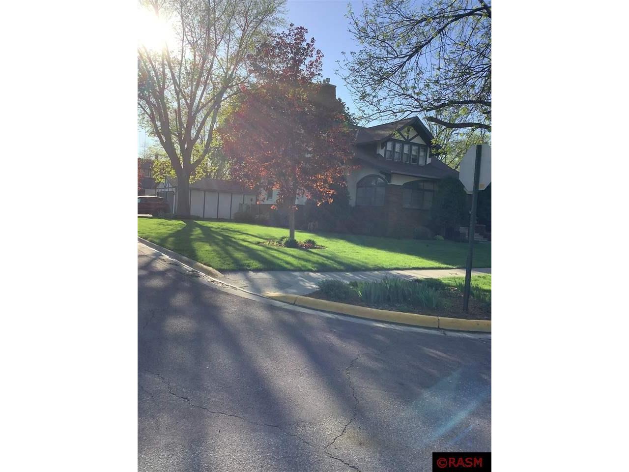 507 SE First Streets, Fairfax, MN, 55332 | MLS: 7036395 | Edina Realty