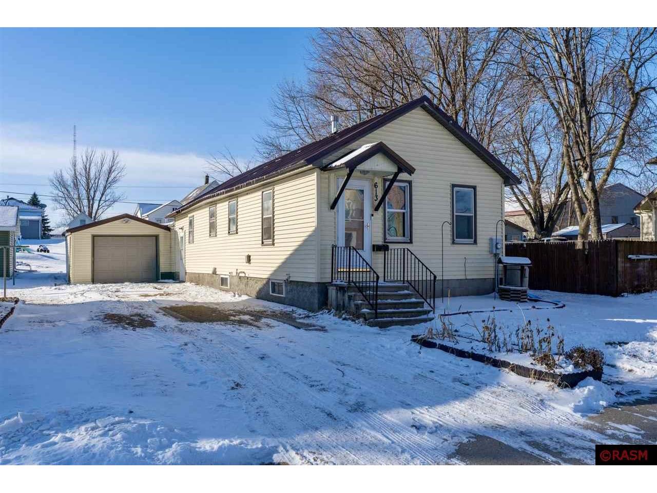 613 NW 2nd Avenue, Waseca, MN, 56093 | MLS: 7036789 | Edina Realty