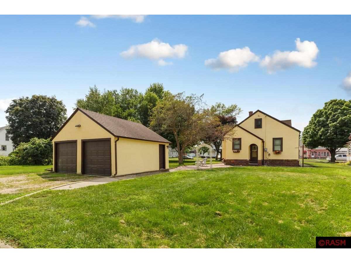 718 N 6th Street, Saint James, MN, 56081 | MLS: 7035488 | Edina Realty