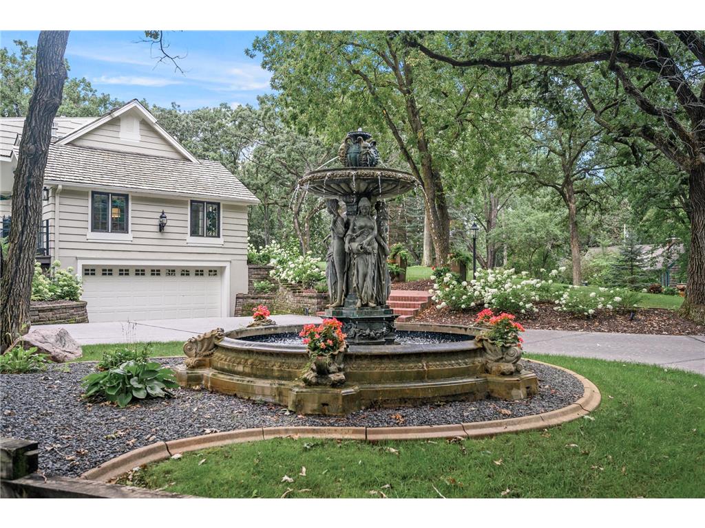 10 Saint Albans Road E, Hopkins, MN, 55305 | MLS: 6519358 | Edina Realty