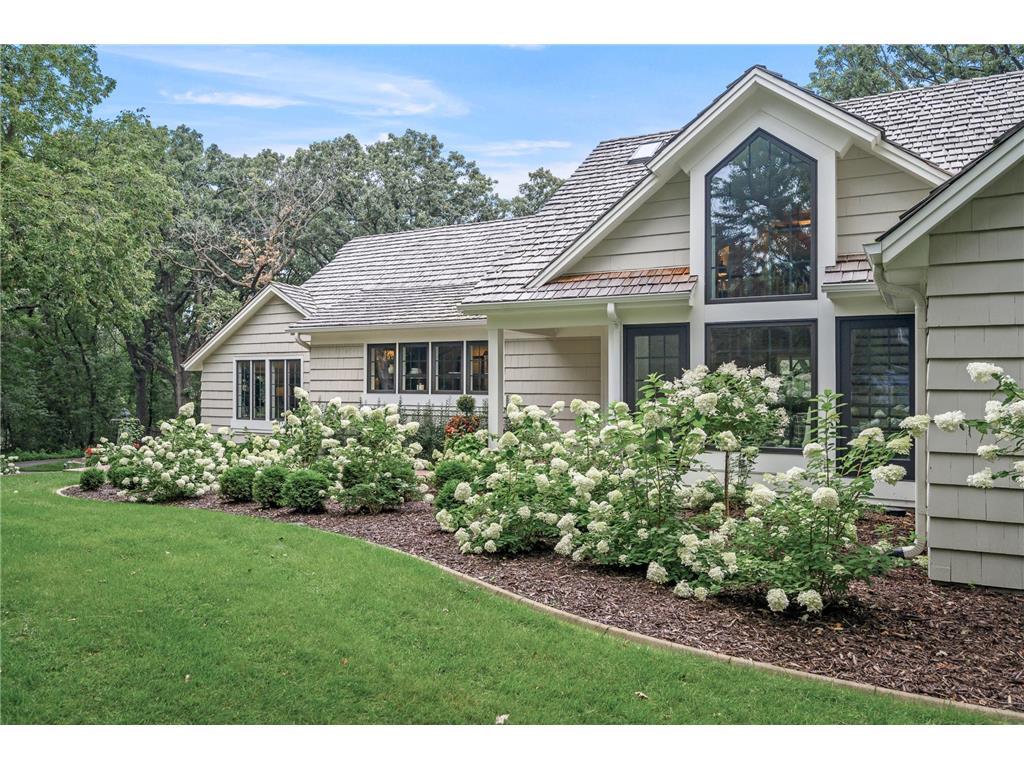 10 Saint Albans Road E, Hopkins, MN, 55305 | MLS: 6519358 | Edina Realty