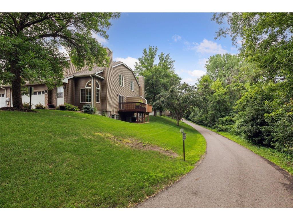100 Primrose Court, Vadnais Heights, MN, 55127 | MLS: 6778755 | Edina Realty