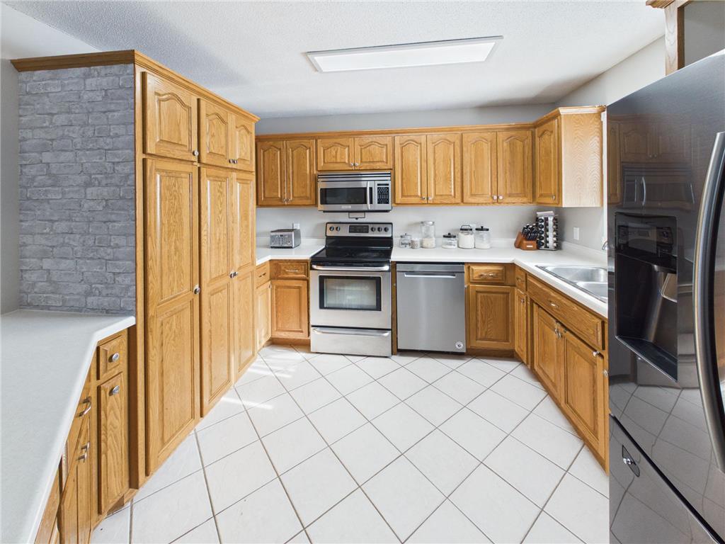 1004 Dale Street, Saint Joseph, MN, 56374 | MLS: 7013538 | Edina Realty