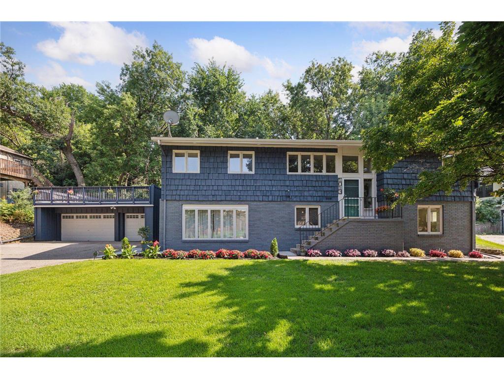 1013 Kenwood Parkway, Minneapolis, MN, 55403 | MLS: 6757514 | Edina Realty