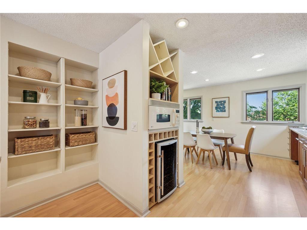 1013 Kenwood Parkway, Minneapolis, MN, 55403 | MLS: 6757514 | Edina Realty