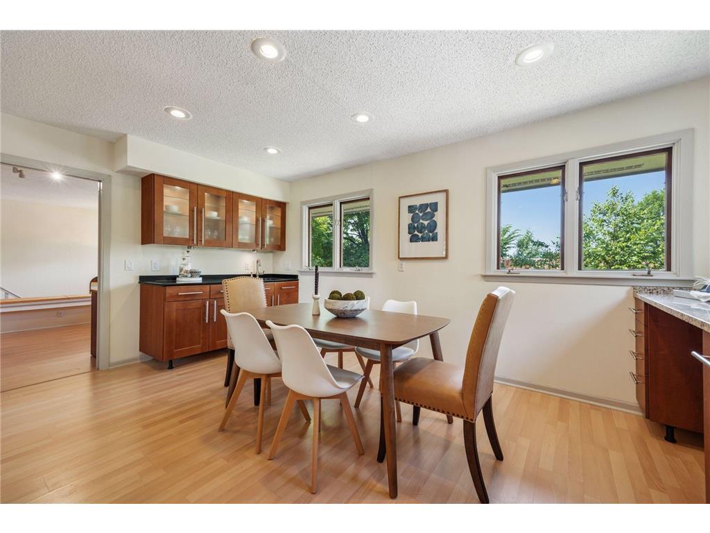 1013 Kenwood Parkway, Minneapolis, MN, 55403 | MLS: 6757514 | Edina Realty