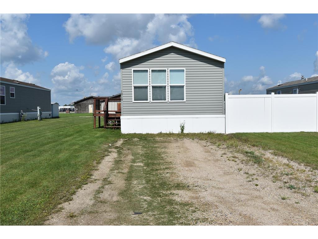 1019 1st Street W, Thief River Falls, MN, 56701 | MLS: 6765147 | Edina ...