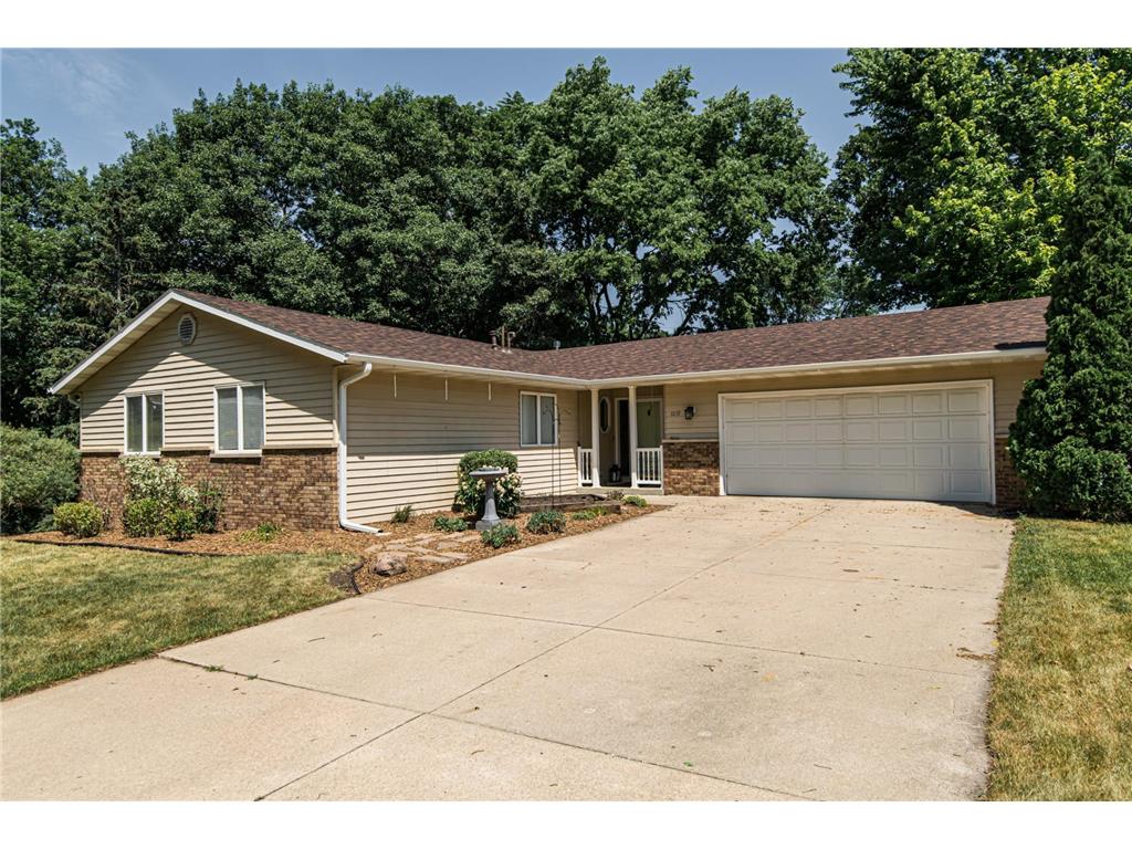 1019 High Meadow Lane SW, Rochester, MN, 55902 | MLS: 8124115 | Edina ...