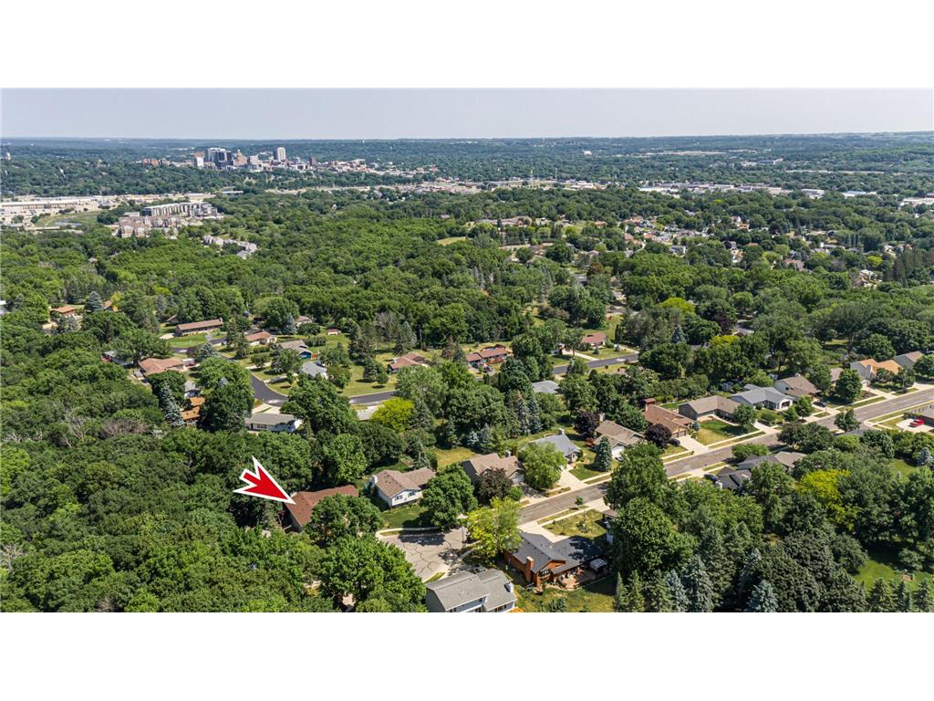 1019 High Meadow Lane SW, Rochester, MN, 55902 | MLS: 8124115 | Edina ...