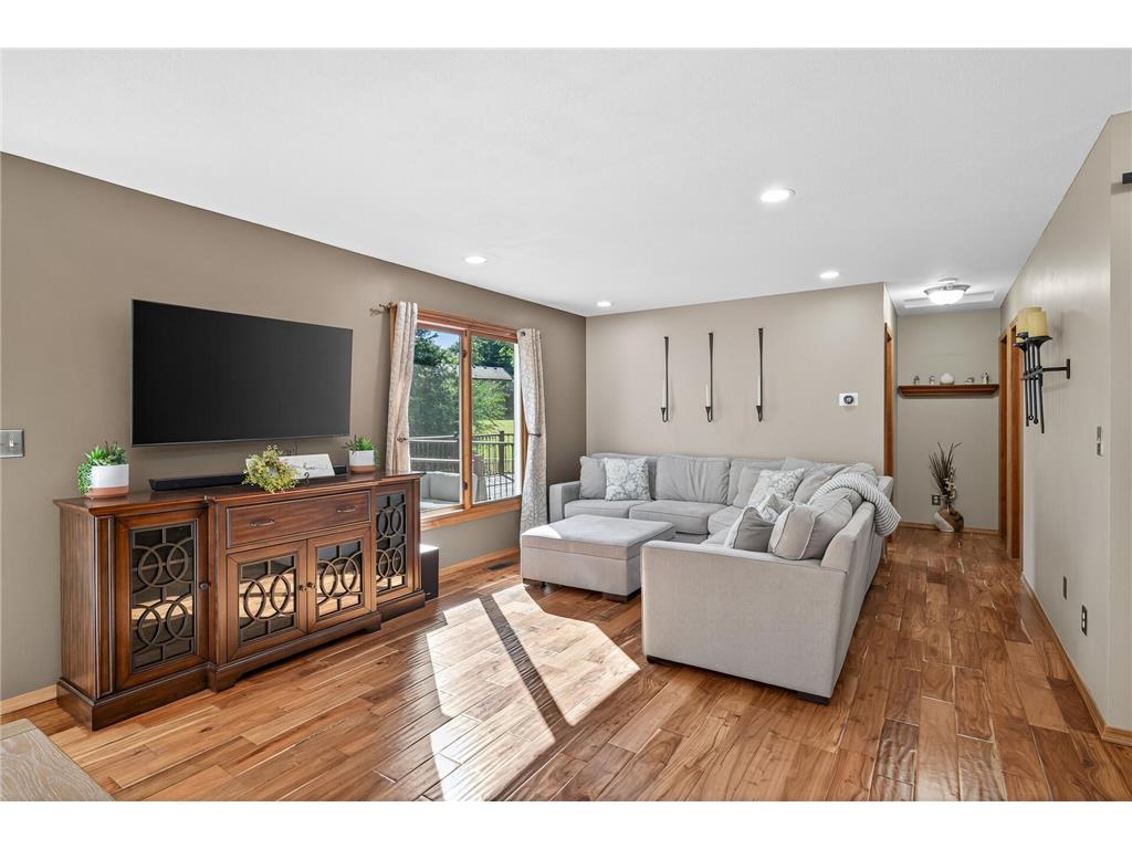 10243 Englewood Drive, Eden Prairie, MN, 55347 | MLS: 6702718 | Edina ...