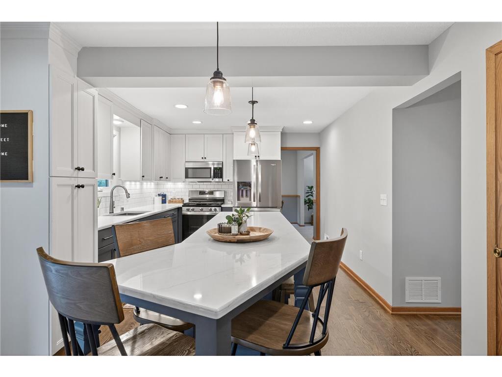 10279 Winter Place, Eden Prairie, MN, 55347 | MLS: 6767969 | Edina Realty