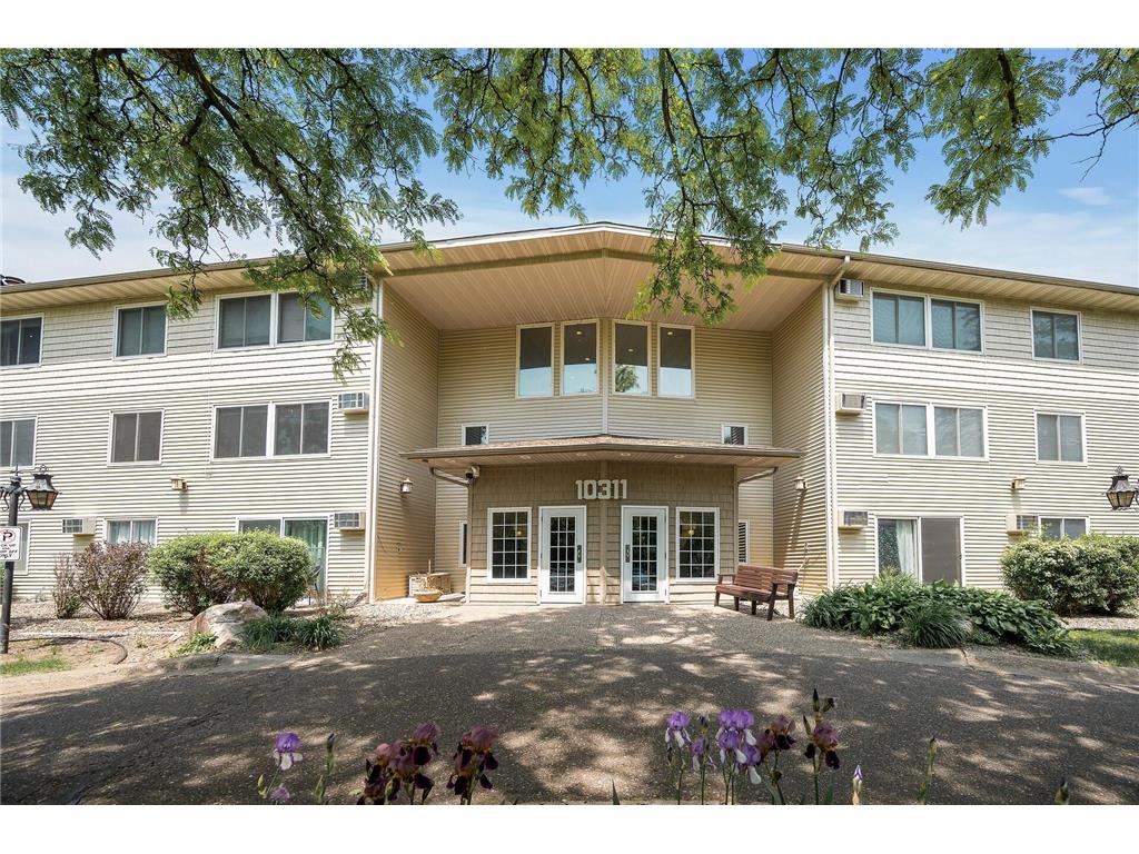 10311 Cedar Lake Road #202, Minnetonka, MN, 55305 | MLS: 6730433 ...