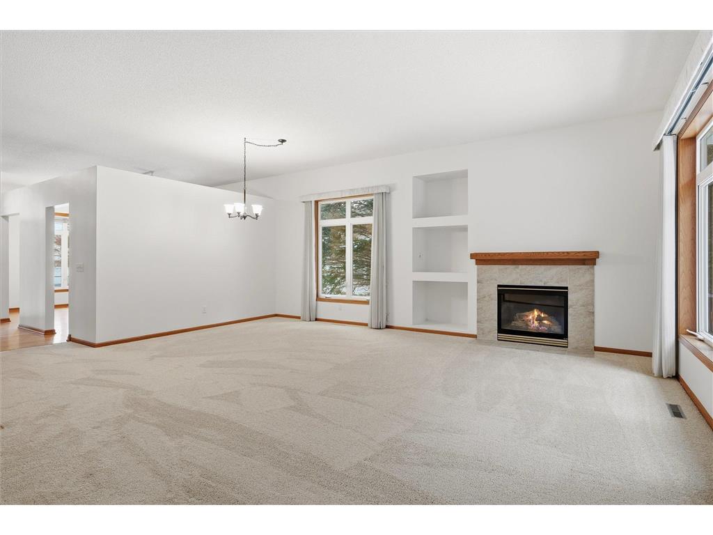 10395 Lancaster Cove, Woodbury, MN, 55129 | MLS: 7016817 | Edina Realty