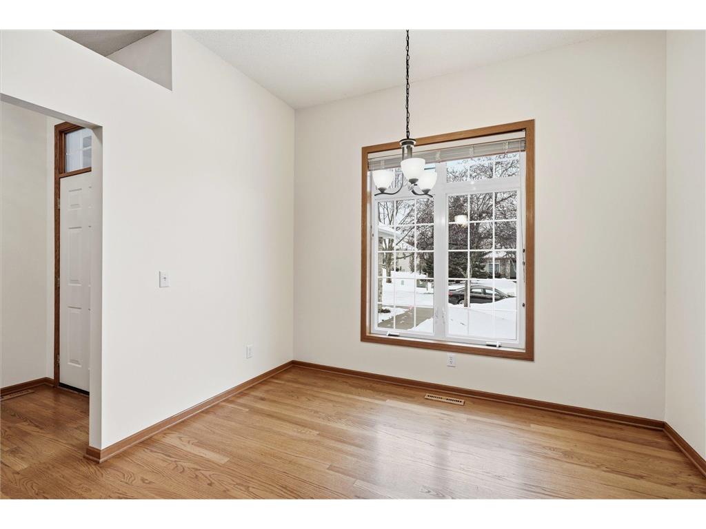 10395 Lancaster Cove, Woodbury, MN, 55129 | MLS: 7016817 | Edina Realty