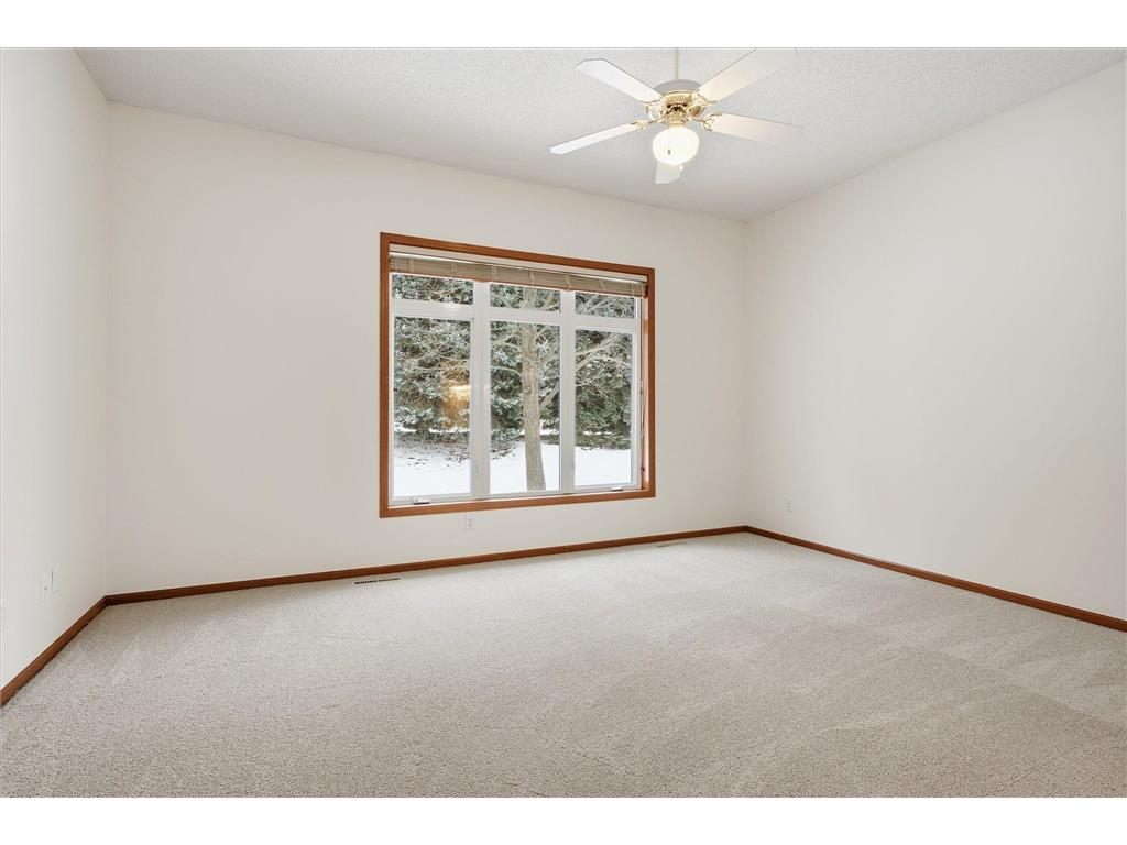 10395 Lancaster Cove, Woodbury, MN, 55129 | MLS: 7016817 | Edina Realty