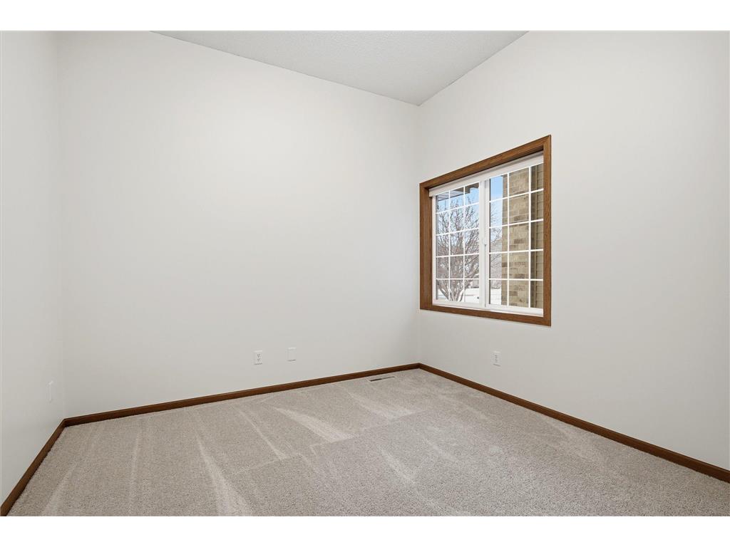 10395 Lancaster Cove, Woodbury, MN, 55129 | MLS: 7016817 | Edina Realty