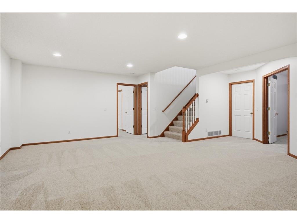 10395 Lancaster Cove, Woodbury, MN, 55129 | MLS: 7016817 | Edina Realty