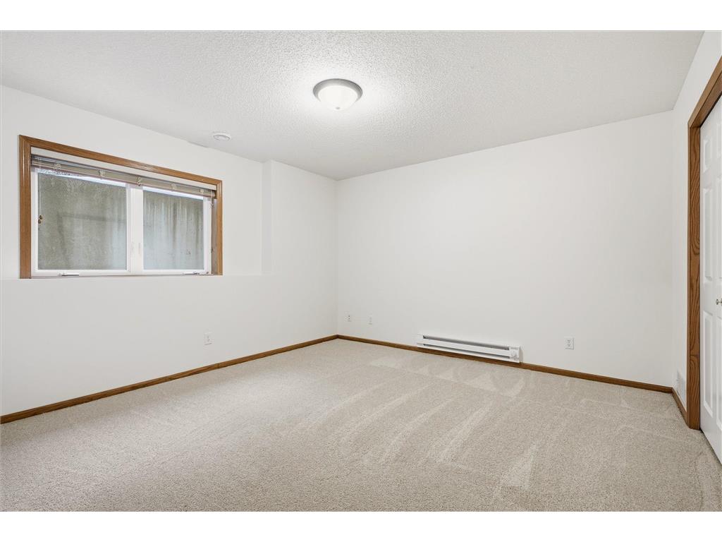 10395 Lancaster Cove, Woodbury, MN, 55129 | MLS: 7016817 | Edina Realty