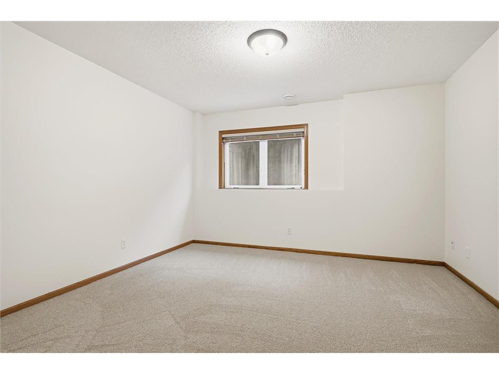 10395 Lancaster Cove, Woodbury, MN, 55129 | MLS: 7016817 | Edina Realty