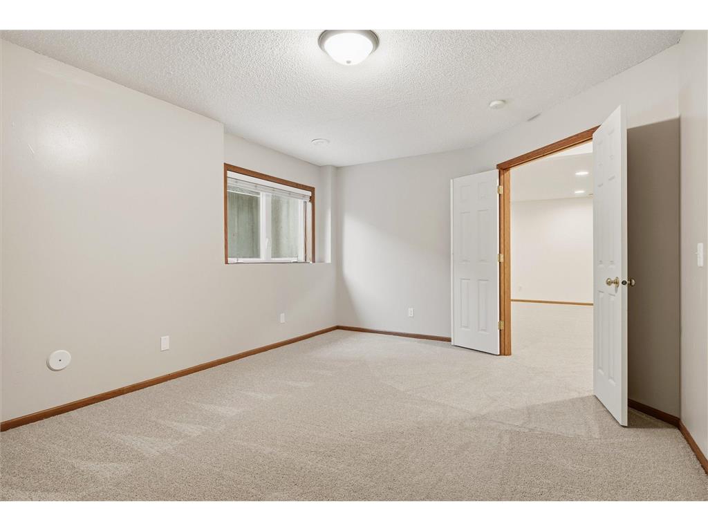 10395 Lancaster Cove, Woodbury, MN, 55129 | MLS: 7016817 | Edina Realty
