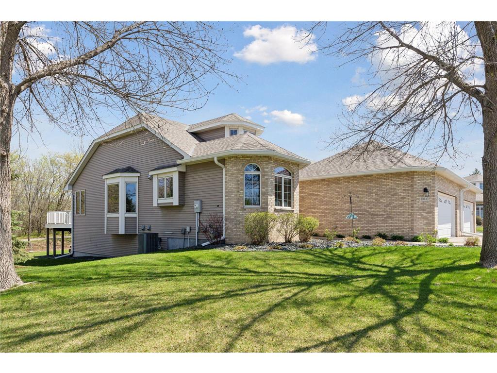 10410 Eagle Pointe Trail, Woodbury, MN, 55129 | MLS: 6526026 | Edina Realty