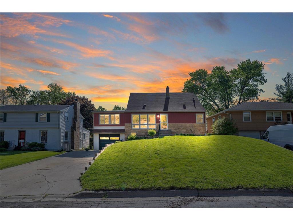 1044 17th Avenue N, South Saint Paul, MN, 55075 | MLS: 6767643 | Edina ...