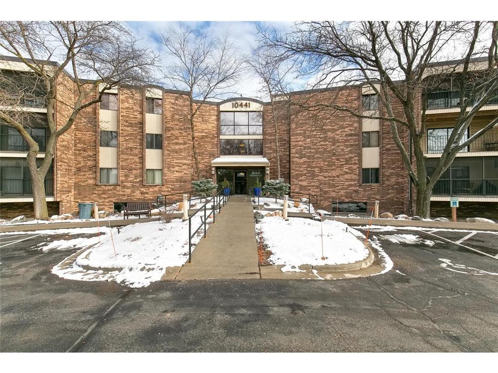 10441 Greenbrier Road #101, Minnetonka, MN, 55305 | MLS: 6470443 ...