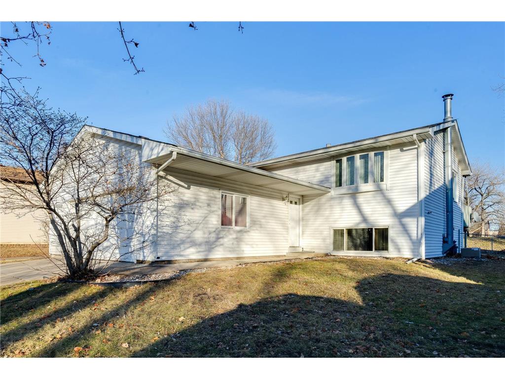 10441 Palm Street NW, Coon Rapids, MN, 55433 | MLS: 6484343 | Edina Realty