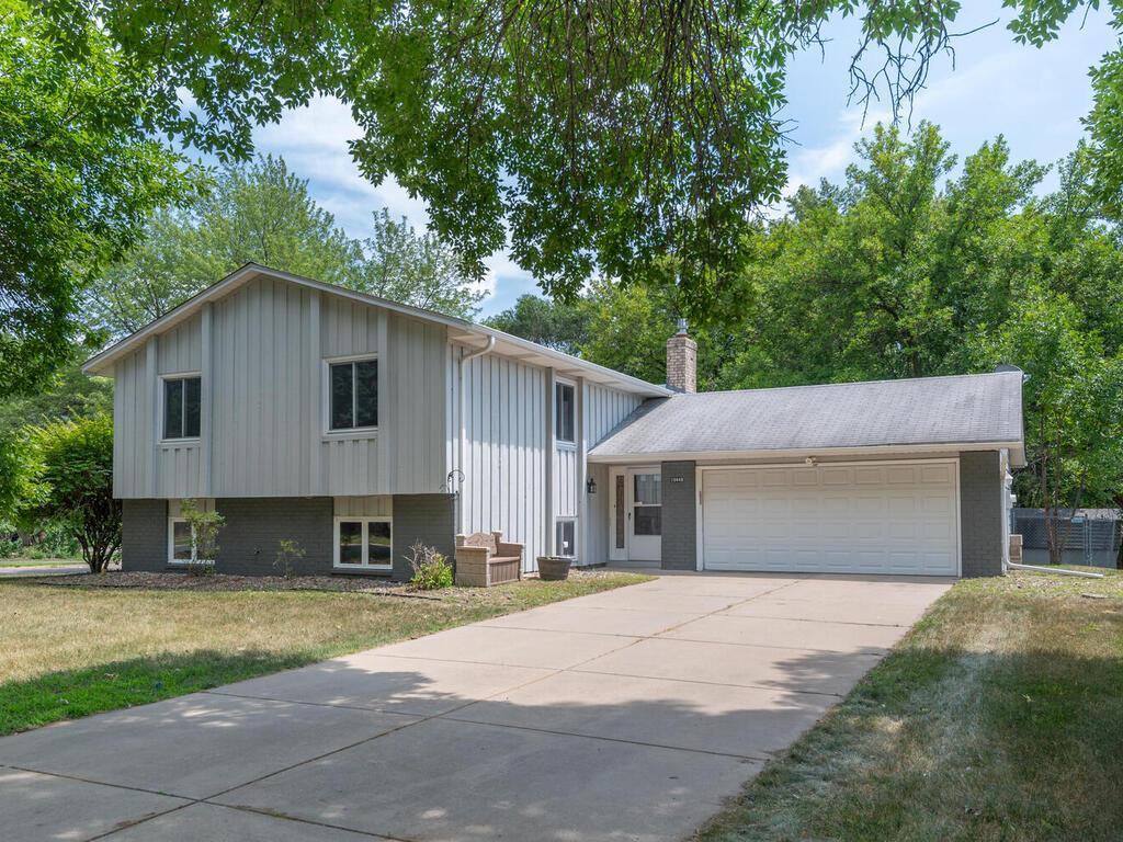 10448 Salem Court, Eden Prairie, MN, 55347 | MLS: 6406018 | Edina Realty