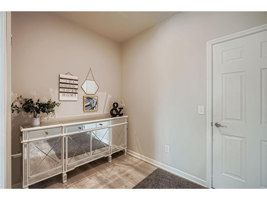 10451 Mcgregor Boulevard, Woodbury, MN, 55129 | MLS: 6769885 | Edina Realty