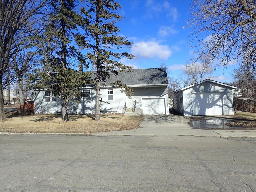 105 Pine Street S, Sauk Centre, MN, 56378 | MLS: 6678859 | Edina Realty