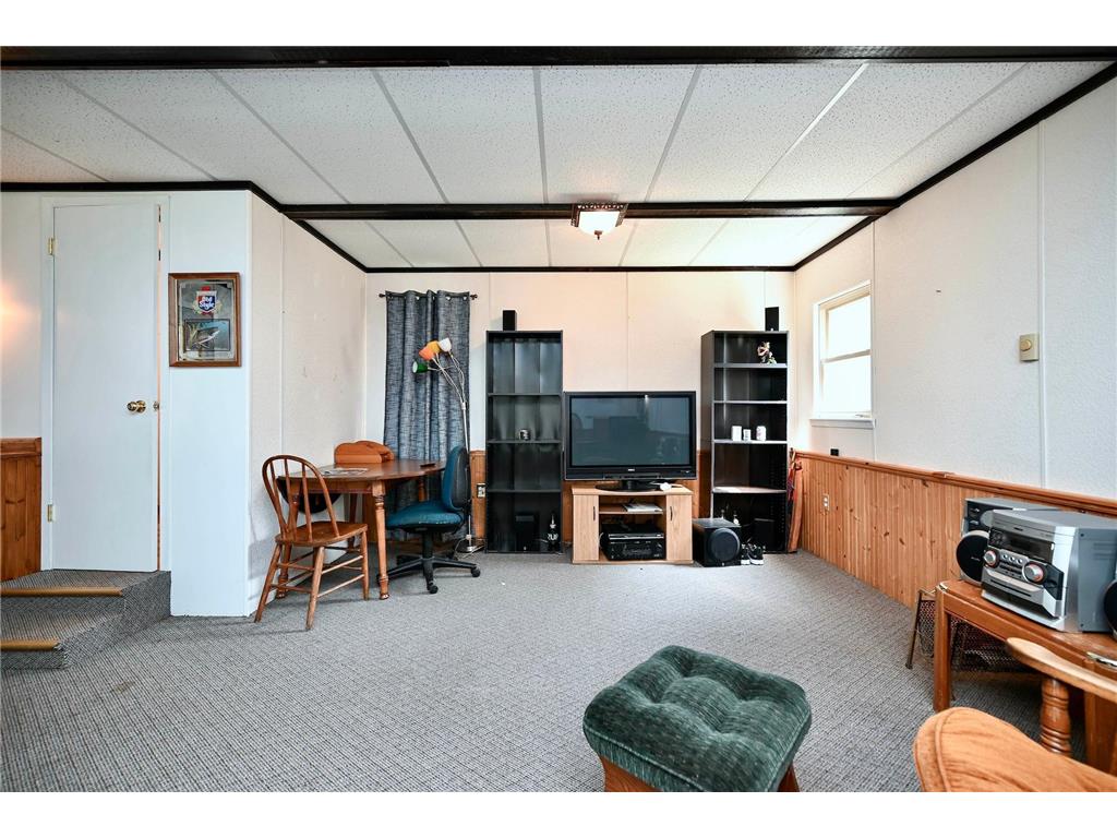 105 Wisconsin Avenue, Cochrane, WI, 54622 | MLS: 6765545 | Edina Realty