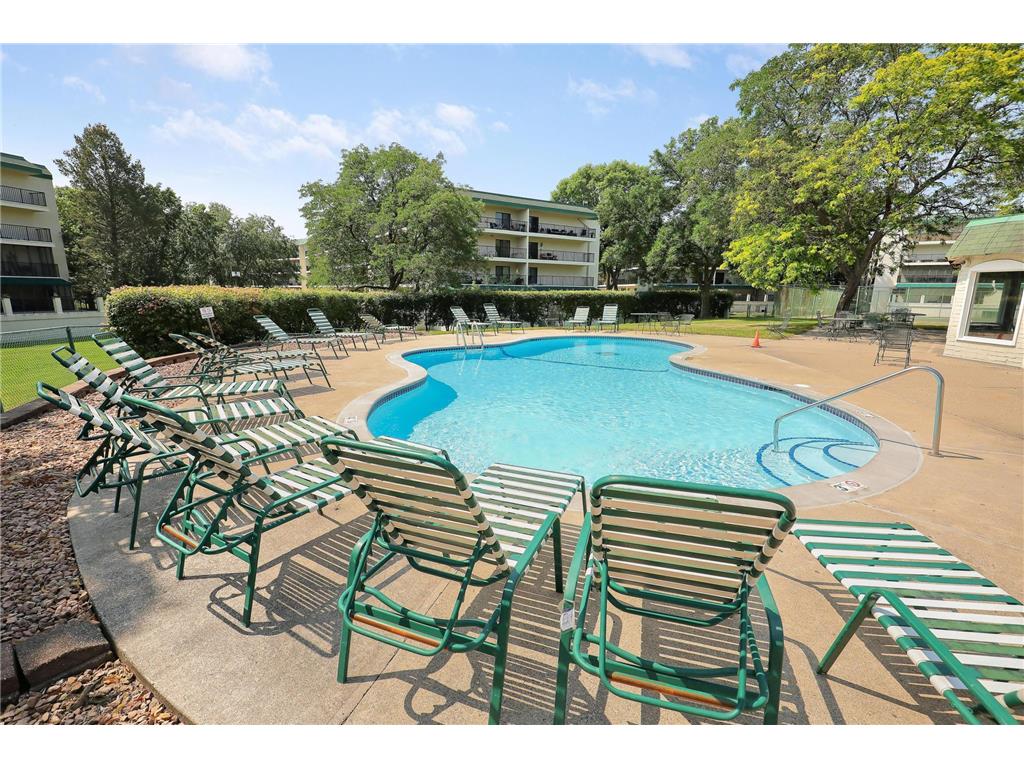 10511 Cedar Lake Road #301, Minnetonka, MN, 55305 | MLS: 6622082 ...