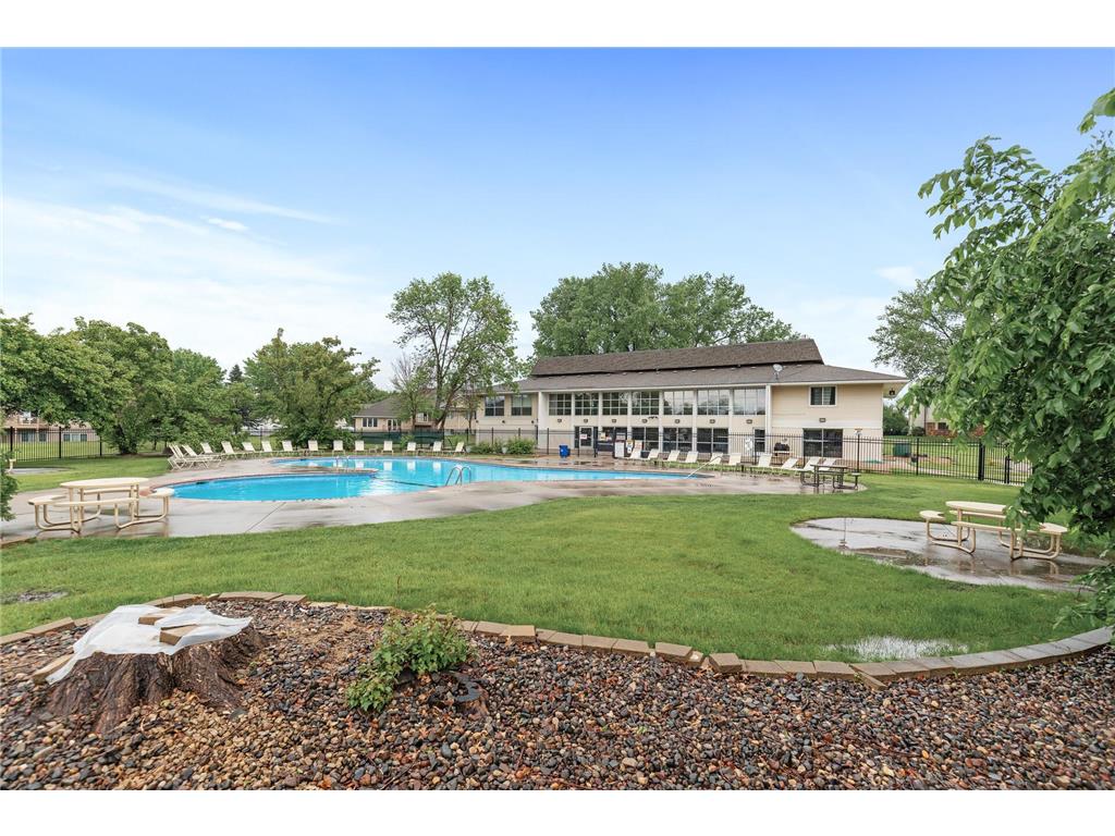 10540 43rd Avenue N #303, Plymouth, MN, 55442 | MLS: 6600408 | Edina Realty