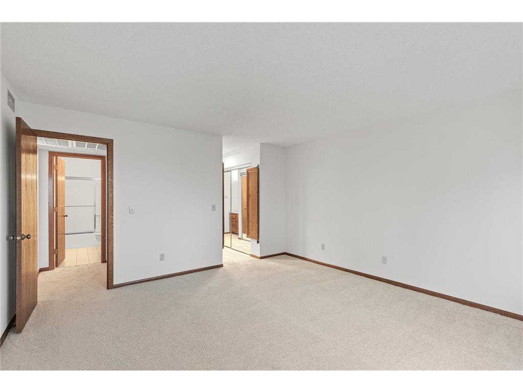 10540 43rd Avenue N #303, Plymouth, MN, 55442 | MLS: 6600408 | Edina Realty