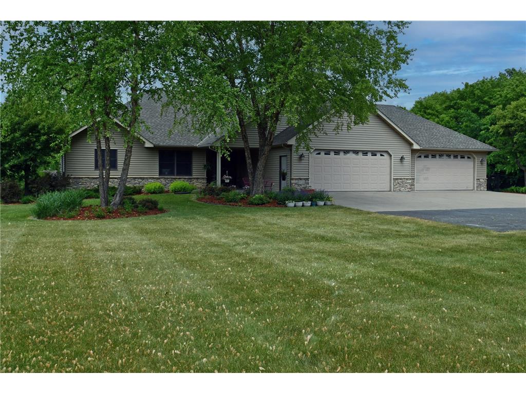 10544 258th Street, Chisago Lake Twp, MN, 55013 | MLS: 6358308 | Edina ...