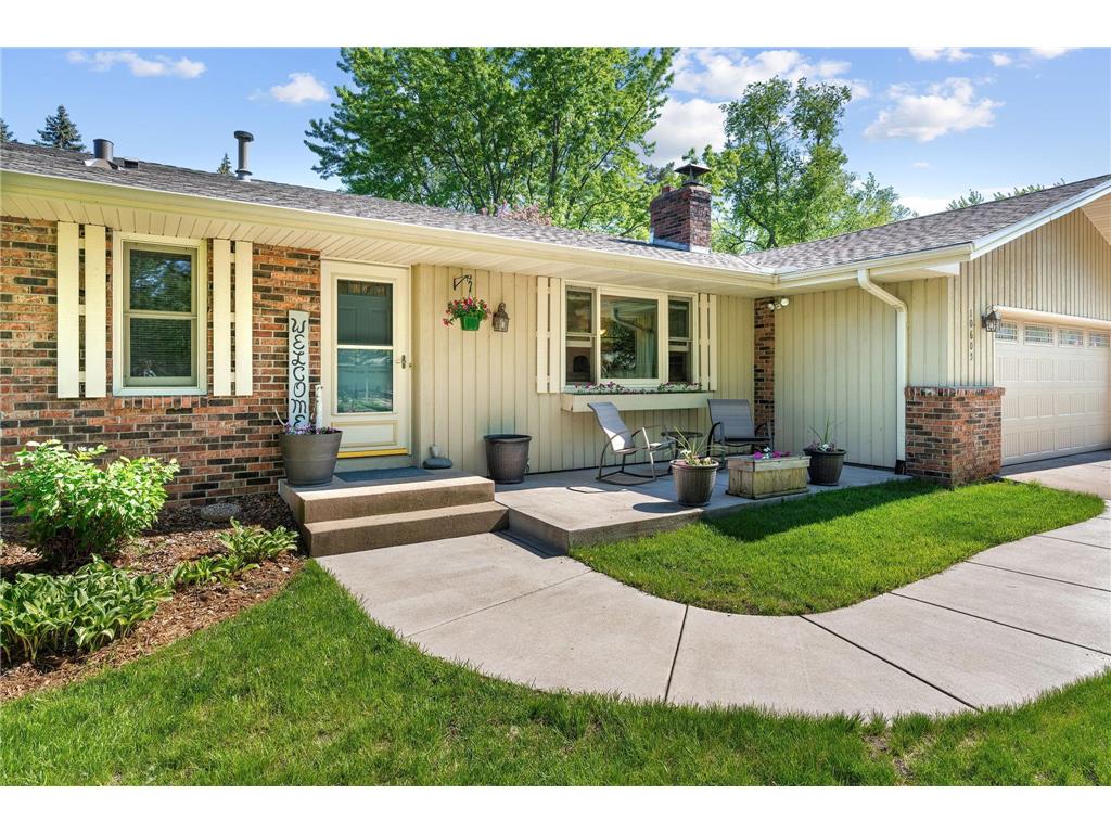 10605 Direct River Drive NW, Coon Rapids, MN, 55433 | MLS: 6536444 ...