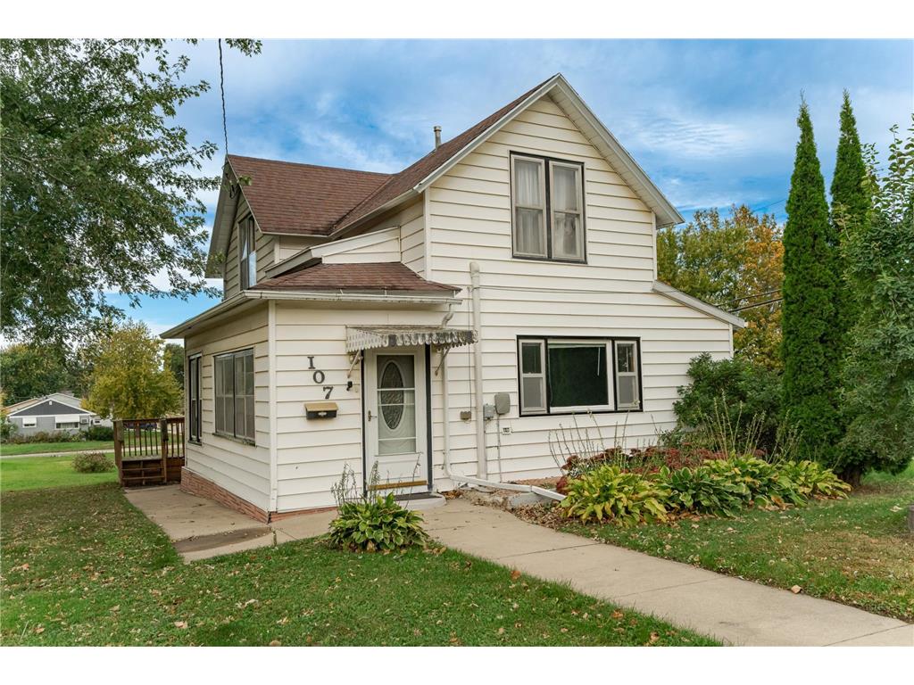 107 4th Avenue NE, Dodge Center, MN, 55927 | MLS: 6800363 | Edina Realty