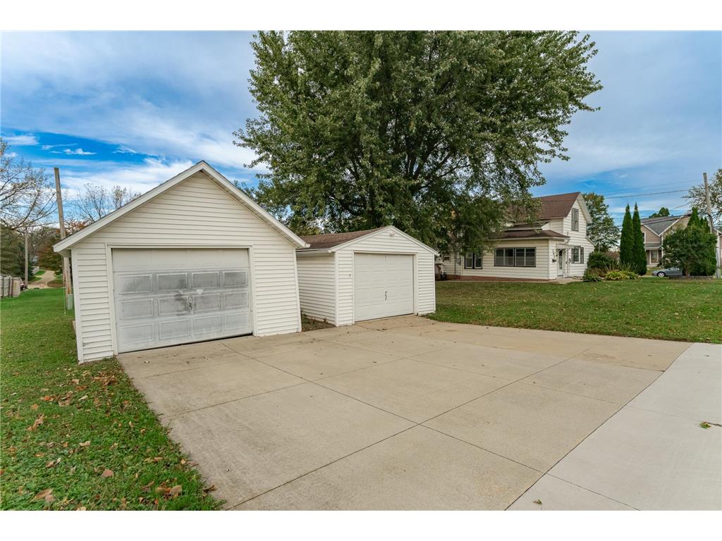 107 4th Avenue NE, Dodge Center, MN, 55927 | MLS: 6800363 | Edina Realty