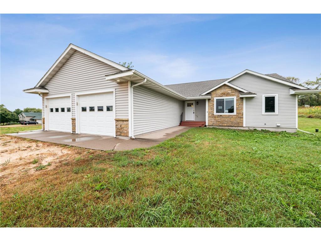 1070 Rudy Drive, Kinnickinnic Twp, WI, 54023 | MLS: 6432707 | Edina Realty