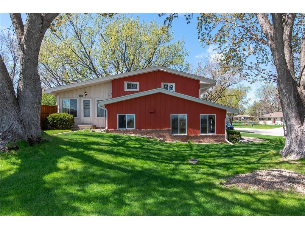 10700 River Terrace, Bloomington, MN, 55431 | MLS: 6526872 | Edina Realty