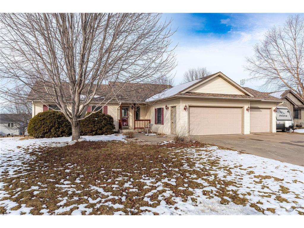 109 S Meadow Lane, Roberts, WI, 54023 | MLS: 6491497 | Edina Realty