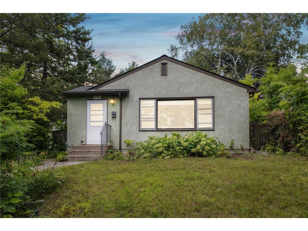 1095 Stinson Street, Saint Paul, MN, 55103 | MLS: 6420454 | Edina Realty