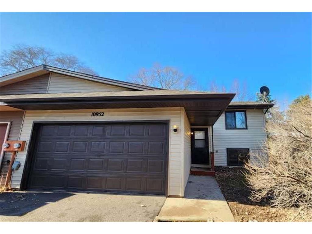 10952 Swallow Street NW, Coon Rapids, MN, 55433 | MLS: 6495116 | Edina ...