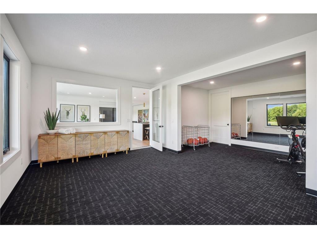 11 High Point Road, Dellwood, MN, 55110 | MLS: 6616895 | Edina Realty