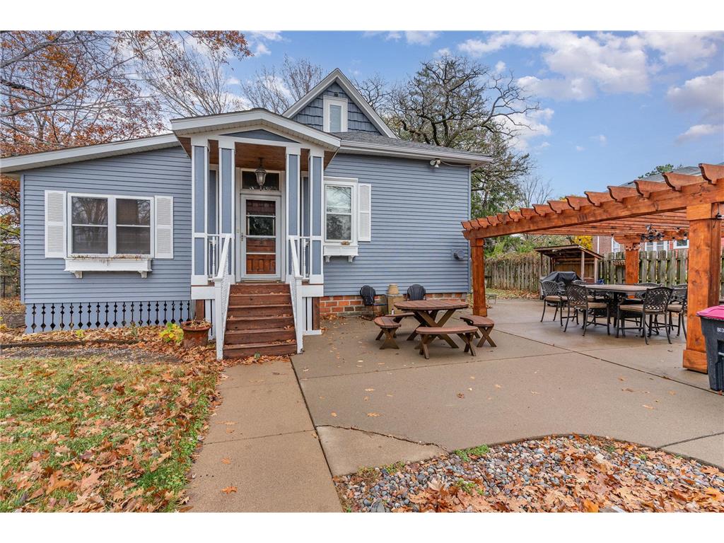 1100 Oak Street, Red Wing, MN, 55066 | MLS: 6627330 | Edina Realty