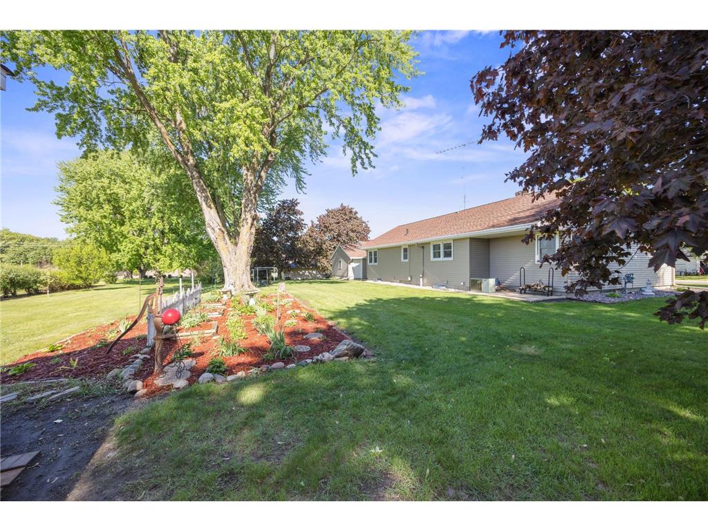 111 3rd Street S, Brownton, MN, 55312 | MLS: 6691954 | Edina Realty